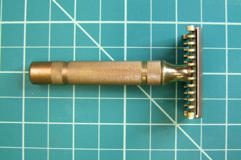 Comparing two Gillette NEW razors ... | TheShaveDen