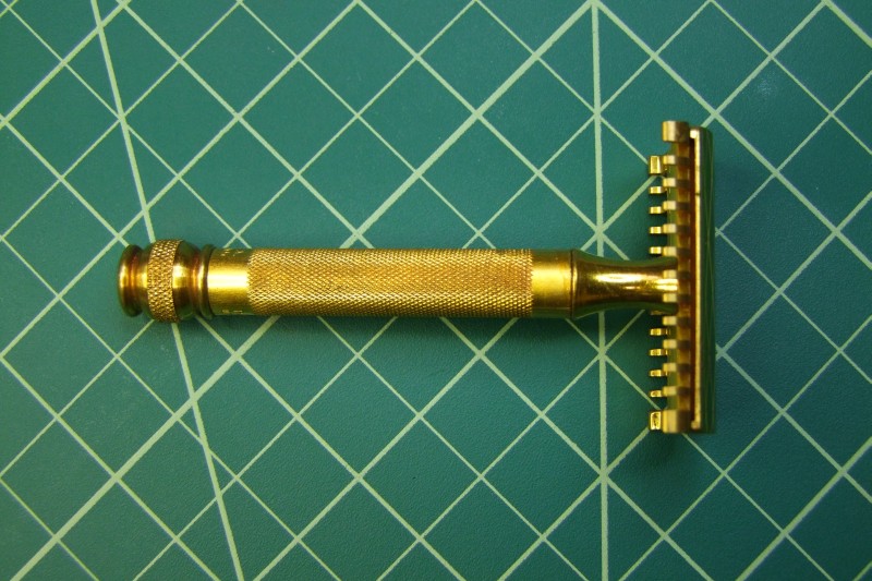 Comparing two Gillette NEW razors ... | TheShaveDen